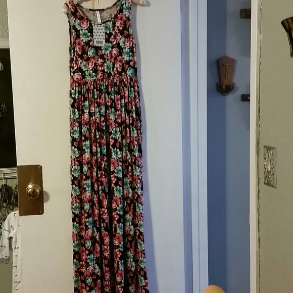Piphany | Dresses | Piphany Floral Print Maxi Dress Nwt Sz Xs | Poshmark